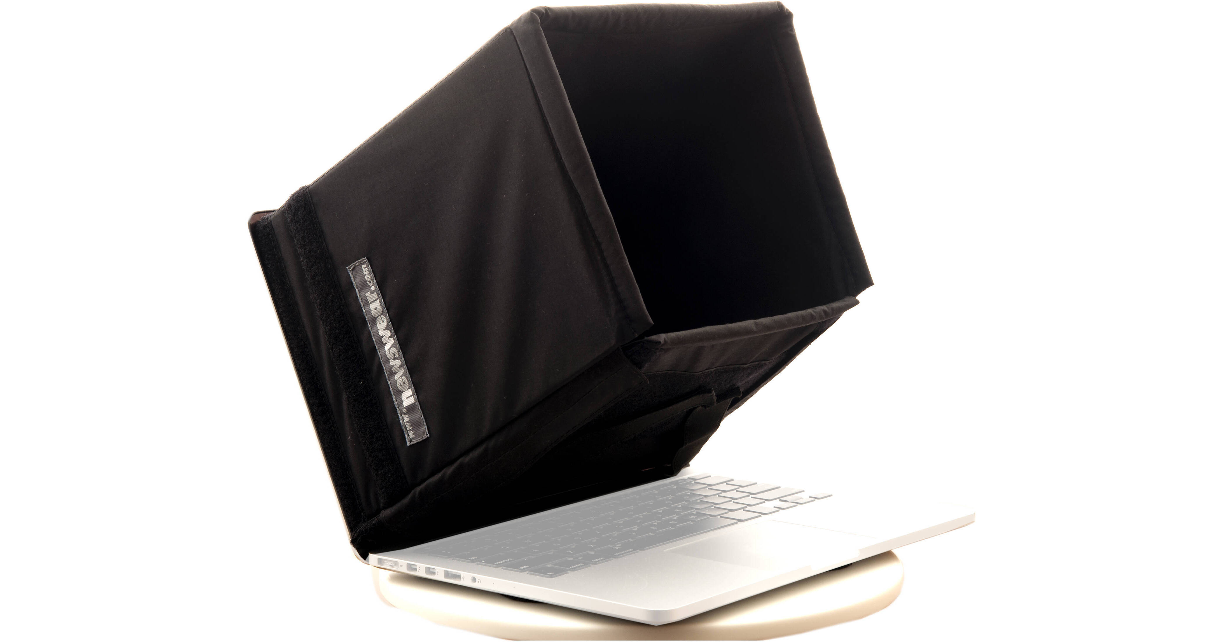 Newswear Darkroom 15" Laptop Shade & Cape 3561349 B&H Photo Video